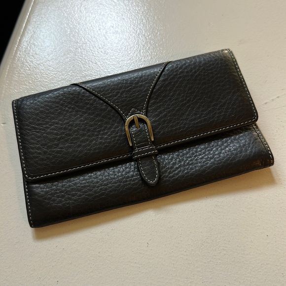Levenger | Bags | Levenger Wallet Pebbled Leather Black Snap Closure ...